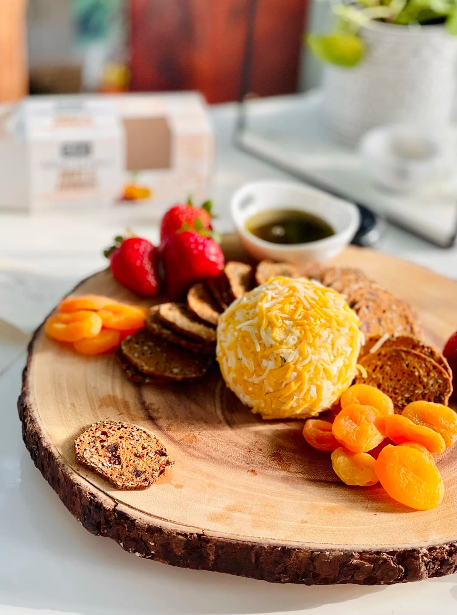 Retro Garlic and Chive Cheese Ball by theplattergirl